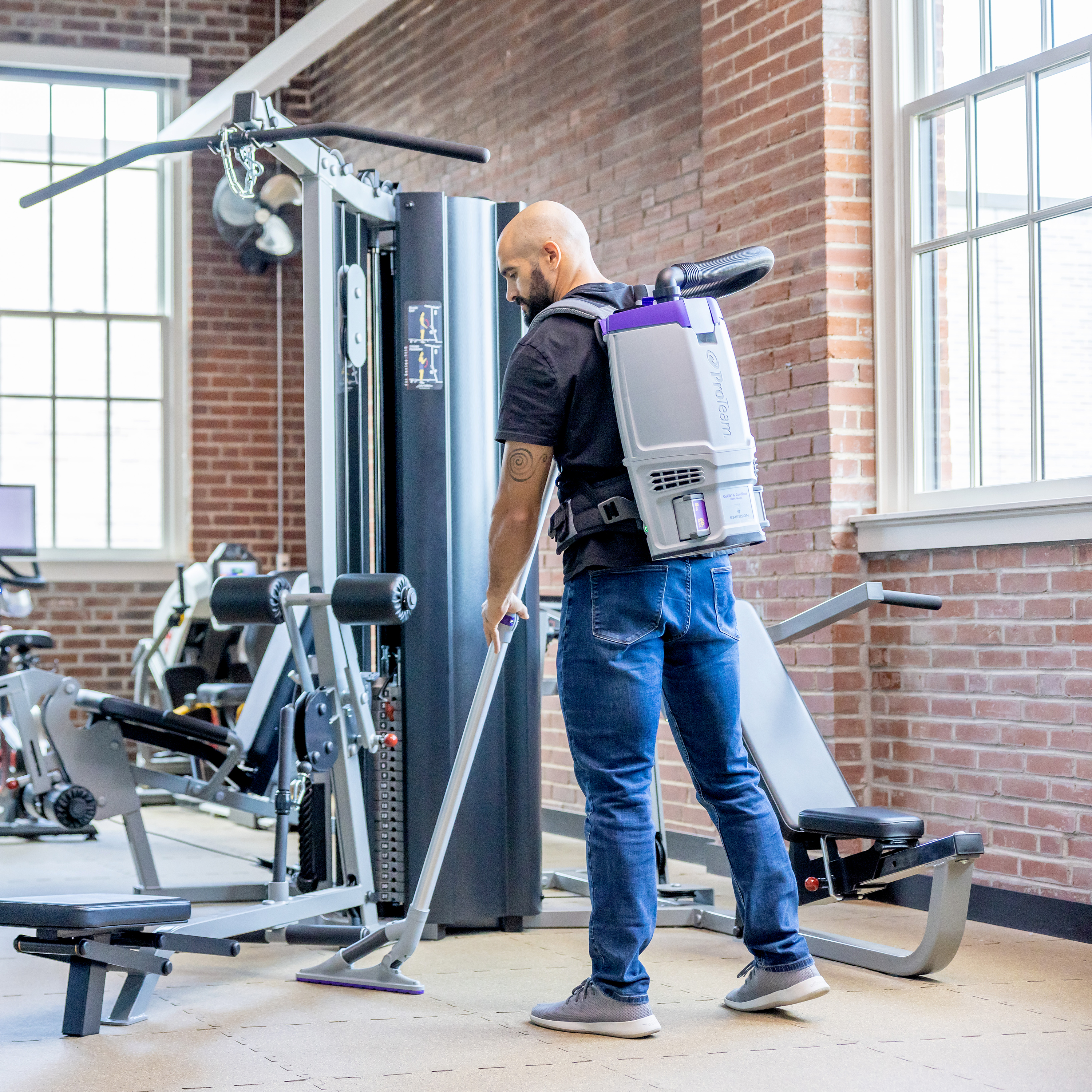 Cordless-Backpack-Vacuums-For-Commercial-Cleaning